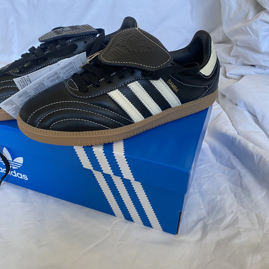 Prodajem nove Adidas Samba patike
