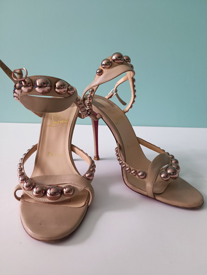 Christian Louboutin Galeria 85