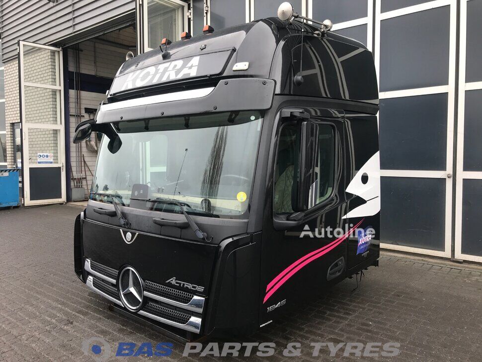 Mercedes-Benz Actros MP4 Mercedes GigaSpace L-cab L2H4 GigaSpace L-cab L2H4 A 000 600 01 01 kabina za kamiona