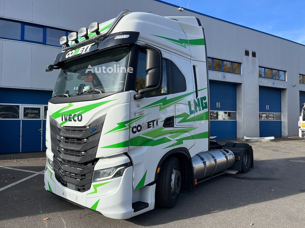 Prodaje se IVECO S-WAY 460 LNG tegljač na aukciji