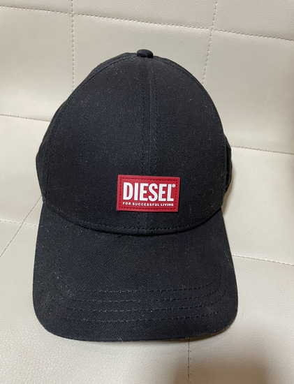 NOVO Diesel crni kacket original UNI
