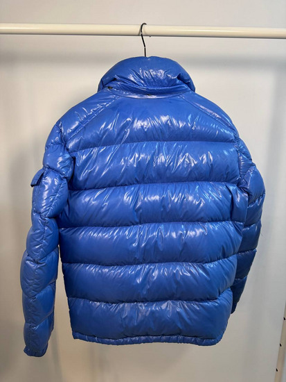 Moncler plava puffer jakna