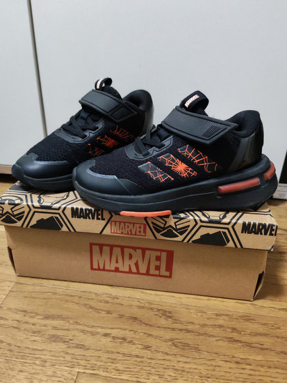 Adidas Marvel dečije patike
