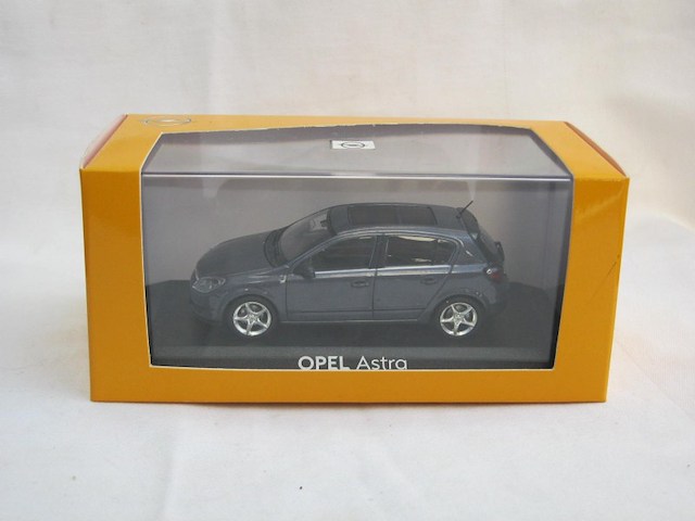1:43 minichamps opel astra H