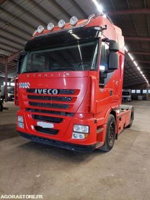 Prodaje se IVECO 440S56 tegljač na aukciji