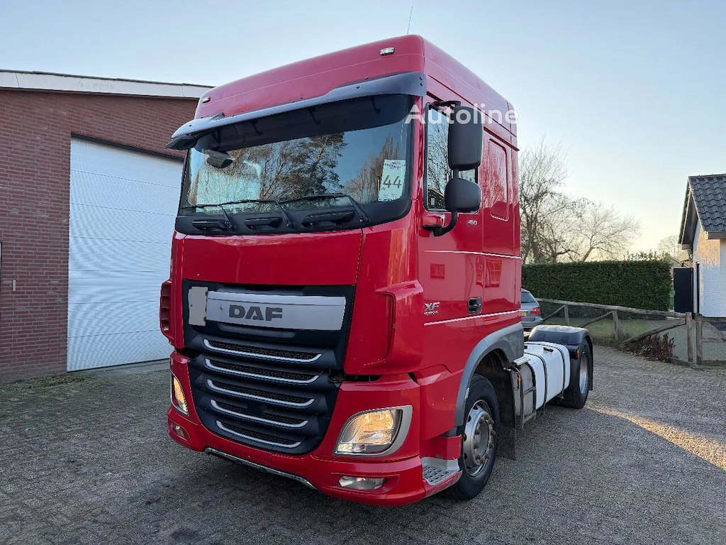 DAF XF 106.460 / Space Cab / Euro6 / Kipper Hydrauliek / Airco tegljač