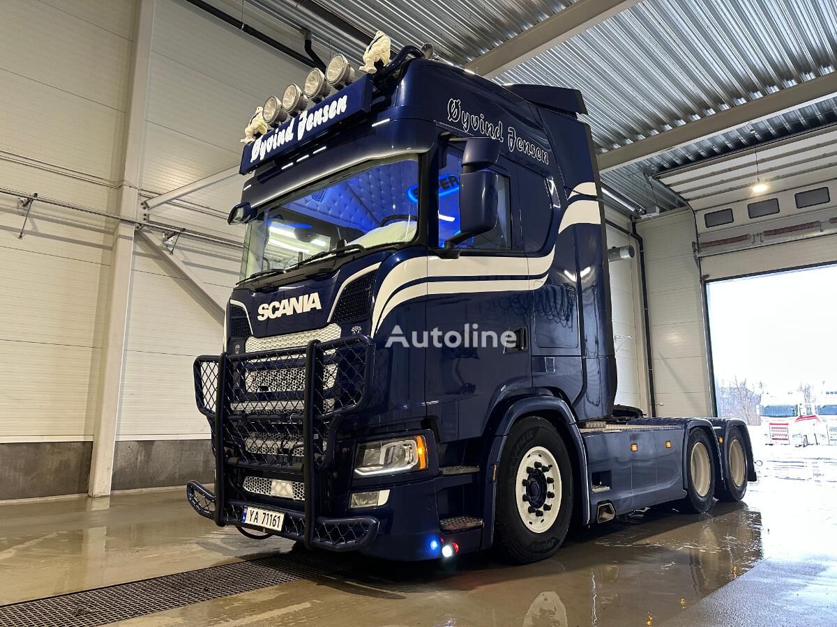 Prodaje se Scania S-serie tegljač na aukciji