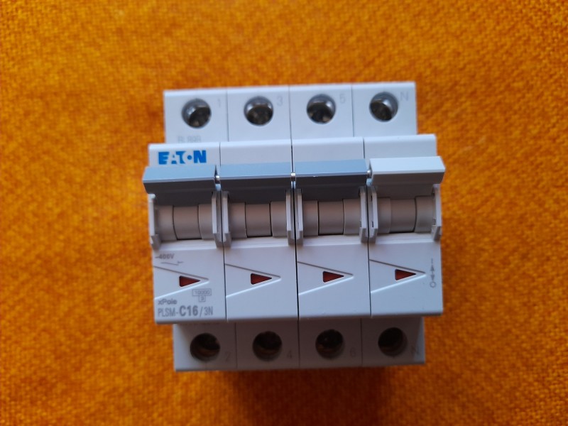 Osigurac od 16A EATON,cetvoropolni,automatski