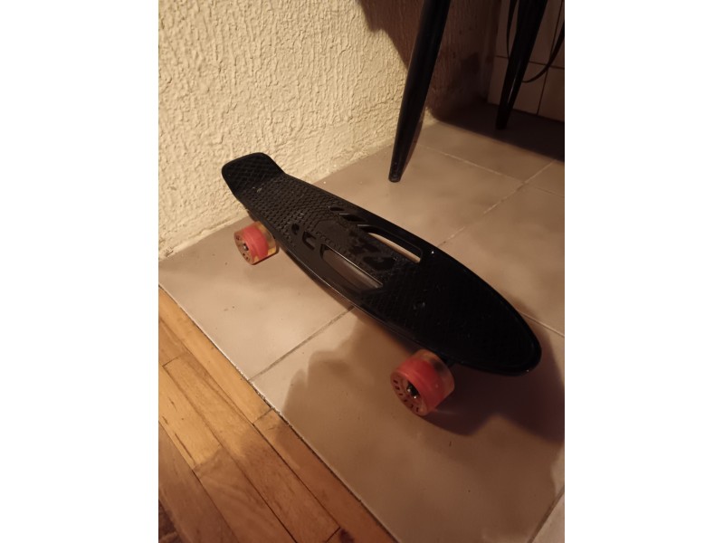 Pennyboard Skejt - Tockici Svetle