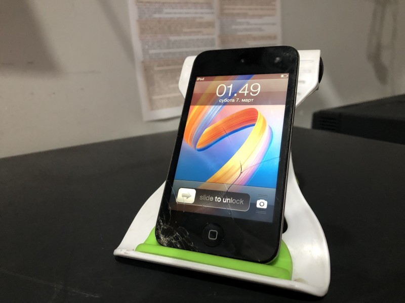 iPod Touch 4 8GB Black Br.S32