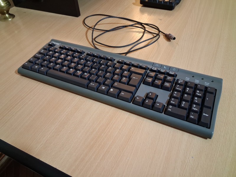 Legendarna Chicony KB-9810 tastatura - PS2