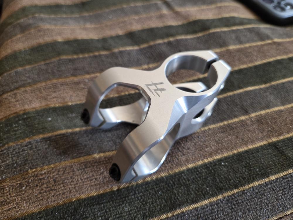 77 Designz stem lula
