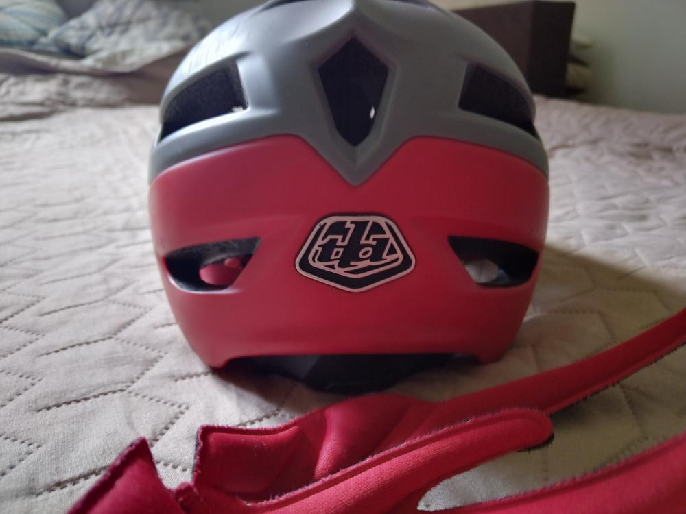Troy Lee Design red - gray drone helmet