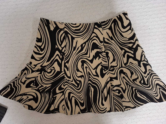 Stradivarius skort