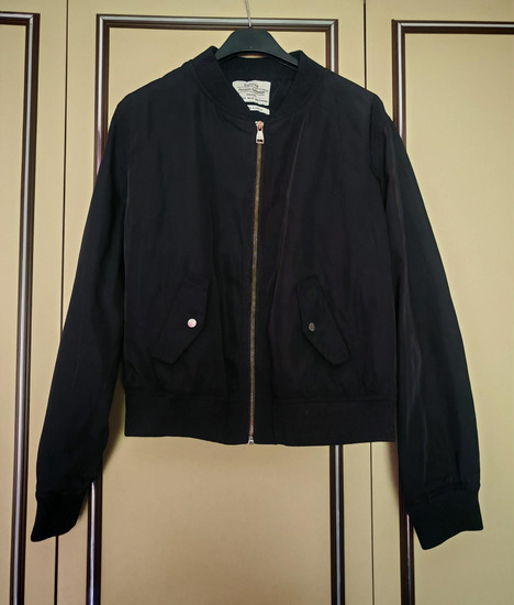 Bershka bomber jakna s