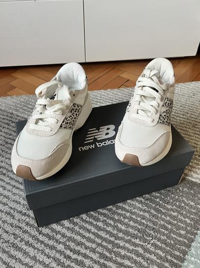 Nove new balance patike 38
