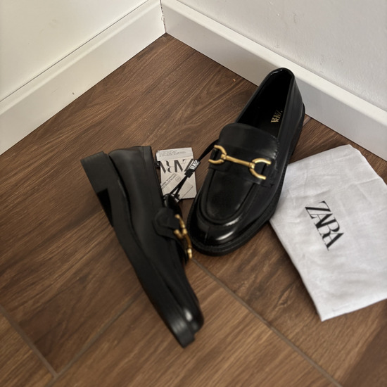 Zara lepe crne mokasine za prolece Novo