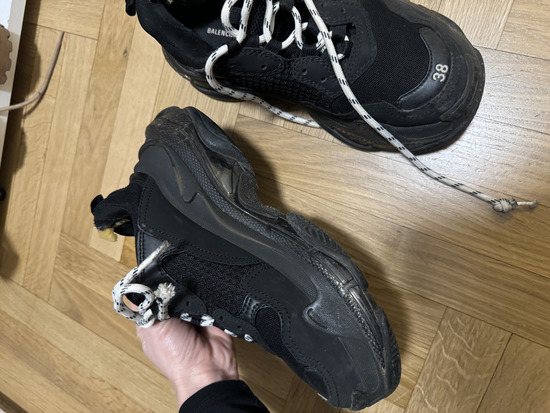 Balenciaga Triple S patike original SNIZENE