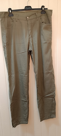 Maslinasto zelene pantalone