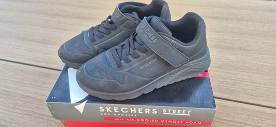 Skechers patike broj 34