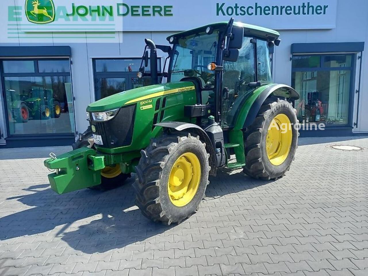 John Deere 5100m traktor točkaš