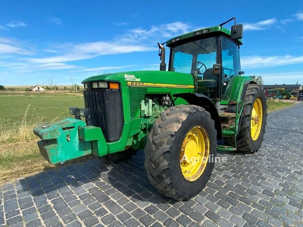 John Deere 8200 traktor točkaš