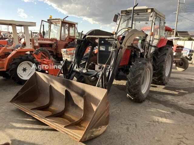 Massey Ferguson TRACTOR(Massey Ferguson) traktor točkaš