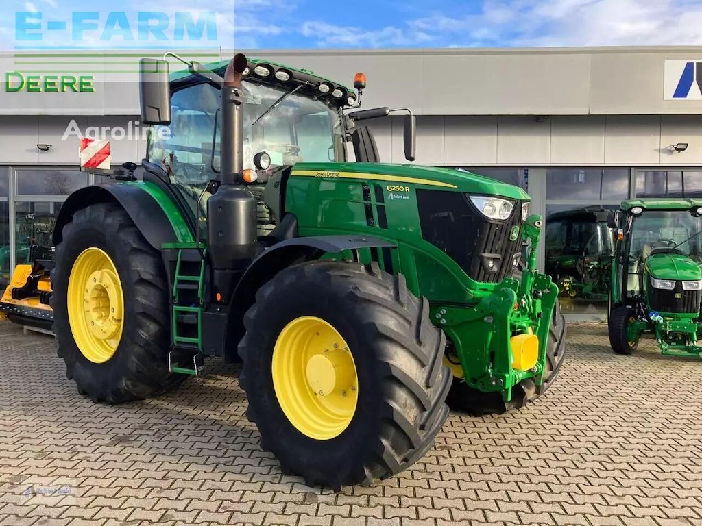 John Deere 6250r traktor točkaš