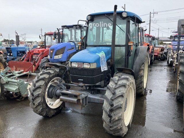 New Holland TRACTOR(NEW HOLLAND) traktor točkaš