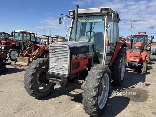 Massey Ferguson TRACTOR(Massey Ferguson) traktor točkaš