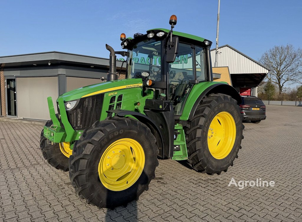 John Deere 6110M traktor točkaš