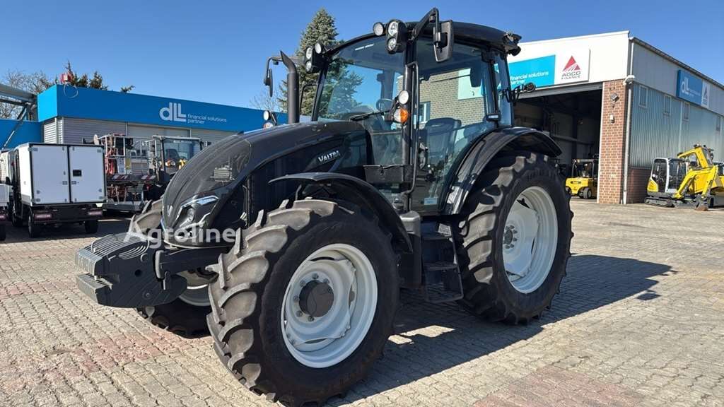 Valtra A115 HiTech Tractor traktor točkaš