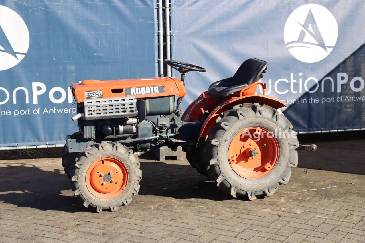 Prodaje se Kubota B7000 traktor točkaš na aukciji