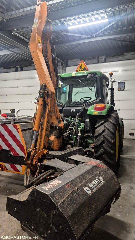 Prodaje se John Deere 6230 traktor točkaš na aukciji
