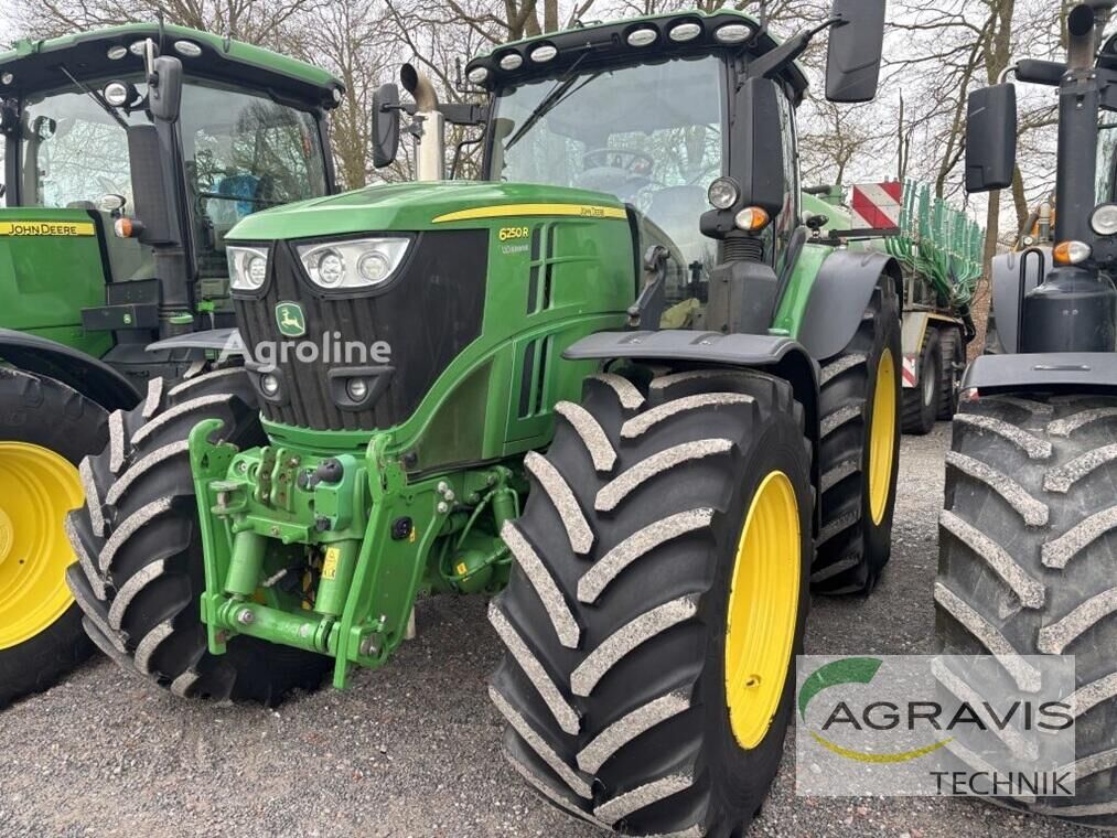 John Deere 6250R traktor točkaš