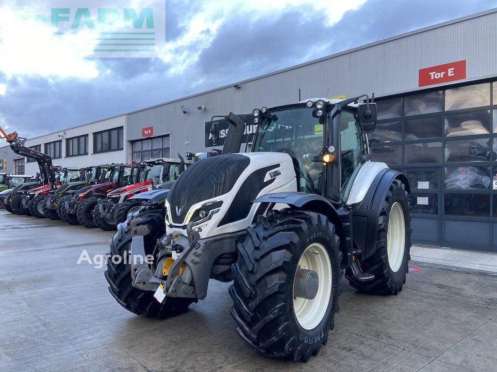 Valtra t215 direct traktor točkaš