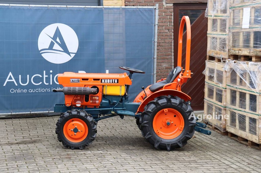 Prodaje se Kubota B7001 mototraktor na aukciji