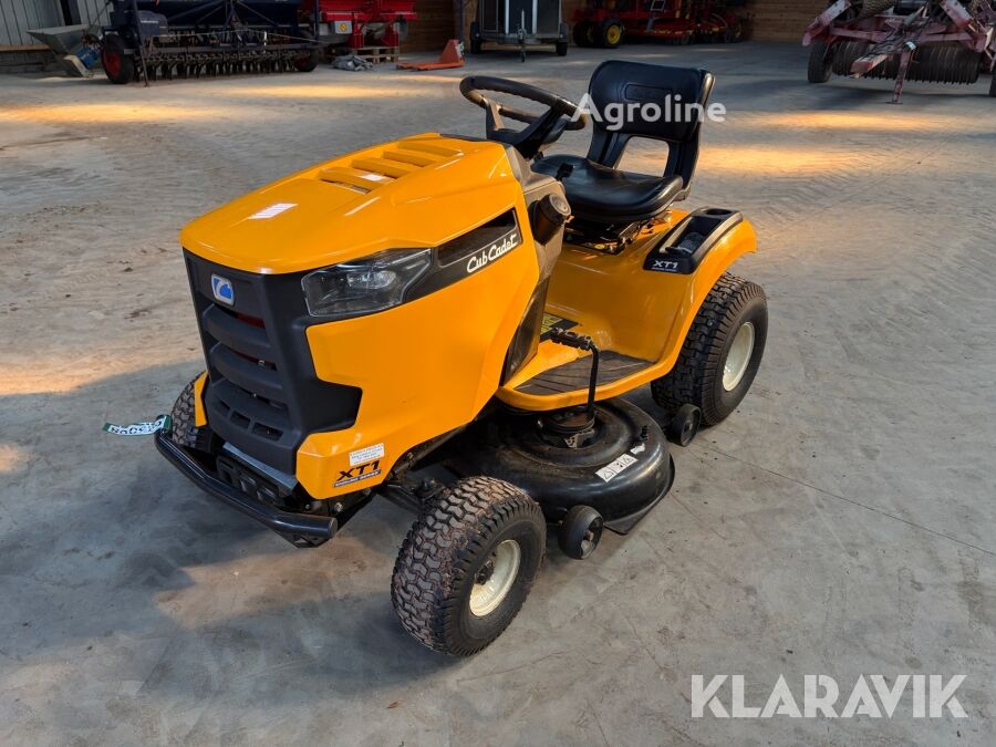 Prodaje se Cub Cadet XT1 traktor kosilica na aukciji