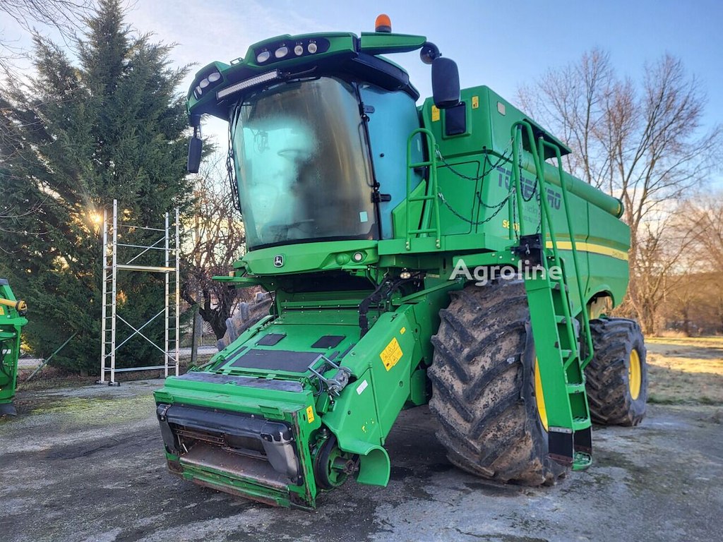 Prodaje se John Deere S 680I + KUKURIČNÝ A OBILNÝ ADAPTÉR kombajn za žito na aukciji