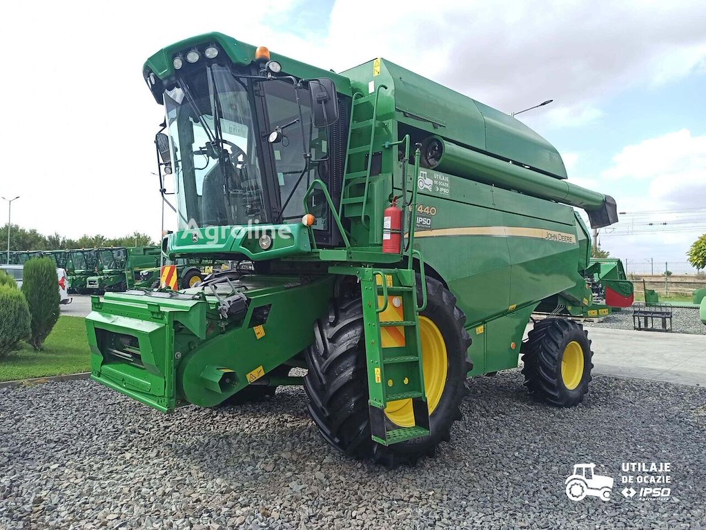 John Deere W440 kombajn za žito