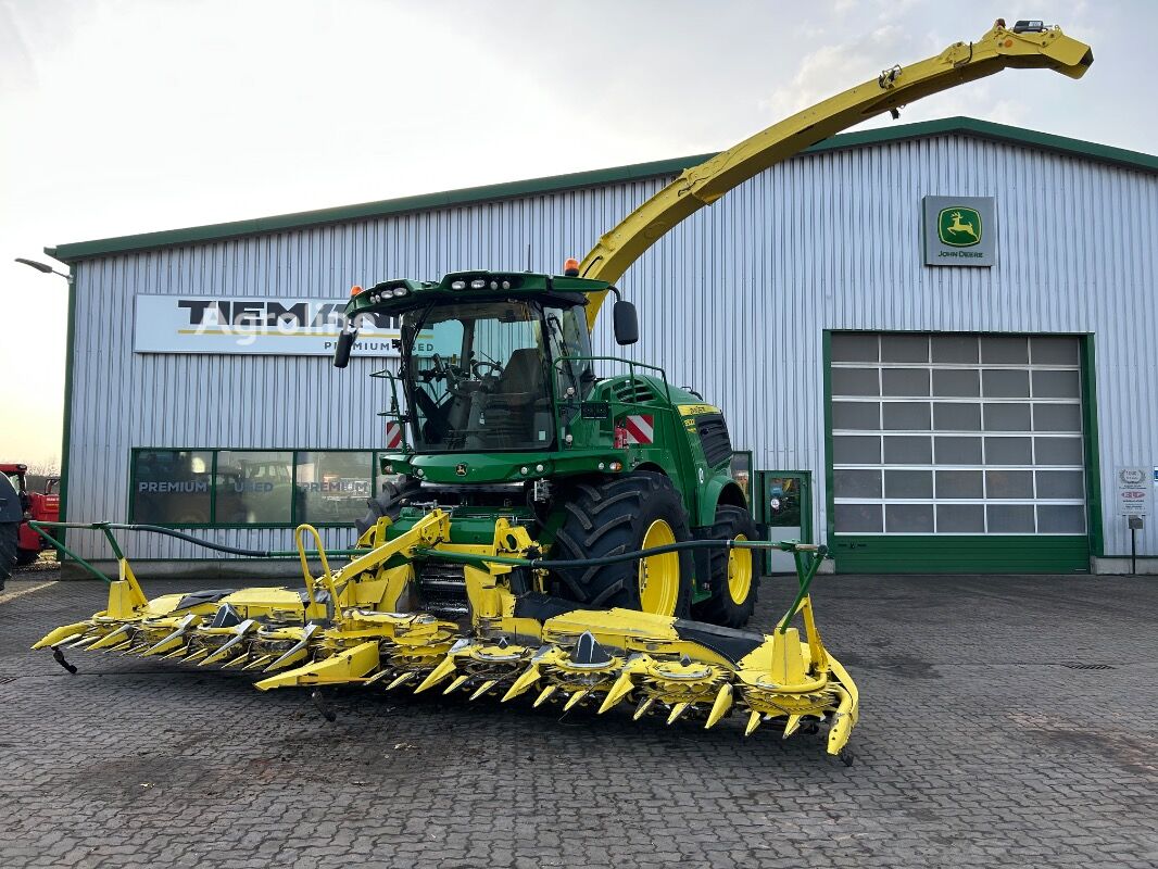 John Deere 8500 mit Kemper 375 Plus krmni kombajn