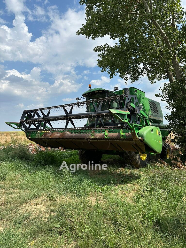 John Deere 1550 CWS kombajn za bobice