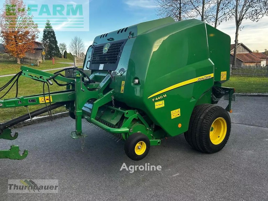 John Deere f440 m balirka za četvrtaste bale