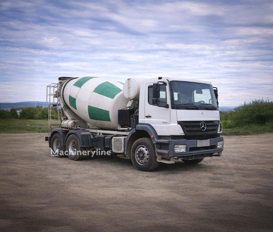 Mercedes-Benz AXOR 3028 kamion s mešalicom za beton