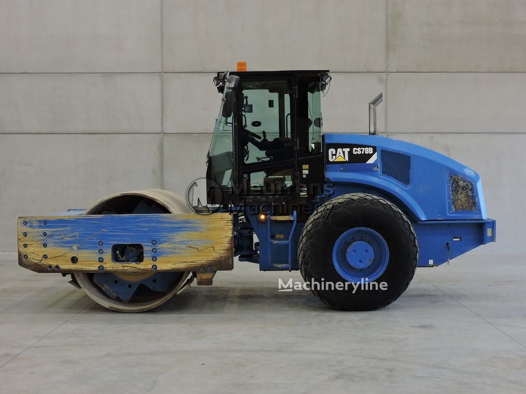 Caterpillar CS78B kompaktor s jednim valjkom