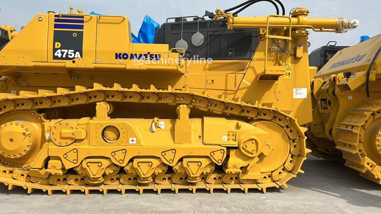 Novi Komatsu D475 buldožer