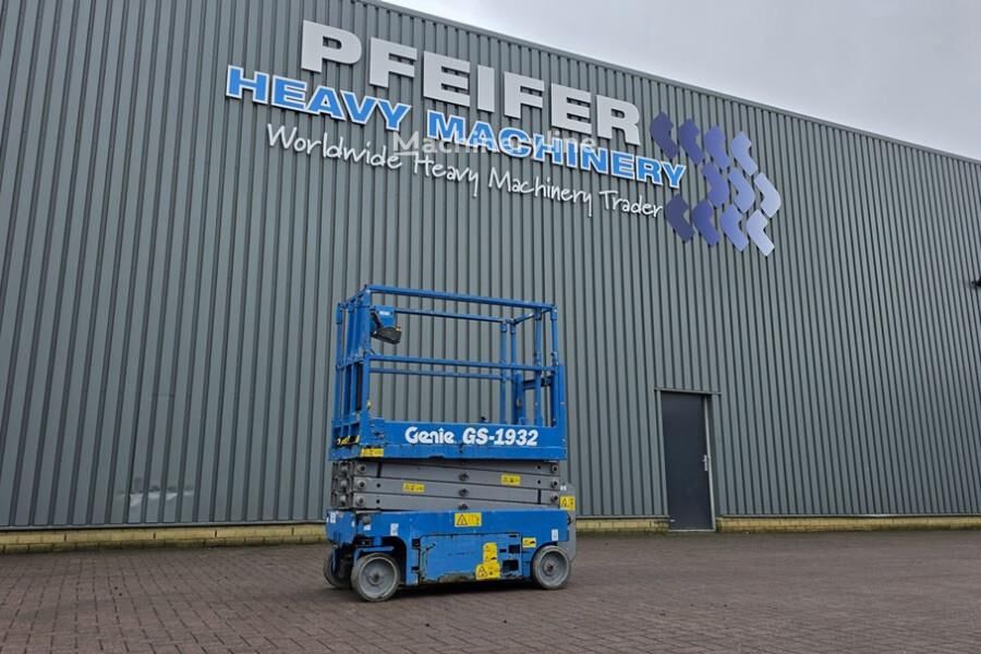 Genie GS1932 Electric, Working Height 7.8 m, 227kg Capac makazasta platforma