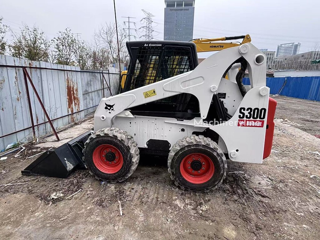 Bobcat S300 mini utovarivač