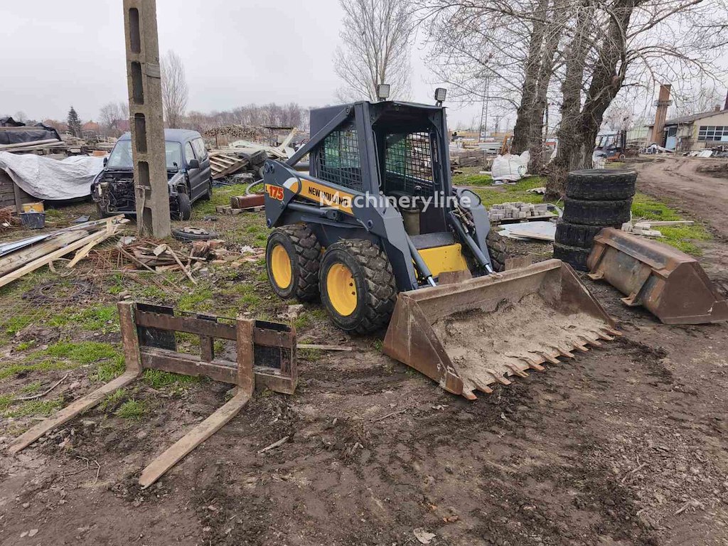 New Holland L-175 mini utovarivač