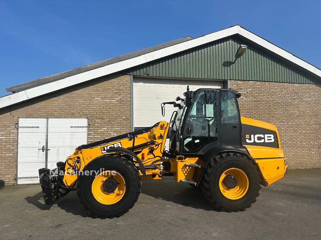 JCB TM320s agri teleskopski prednji utovarivač
